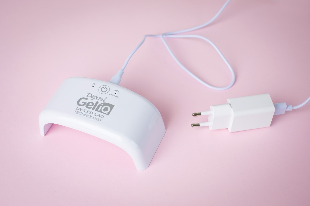Köp Depend Gel iQ Mini Led Lamp + Adapter på apotea.se